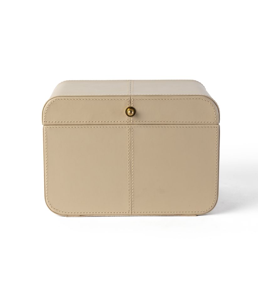Flynn Box – Lisa & Leroy